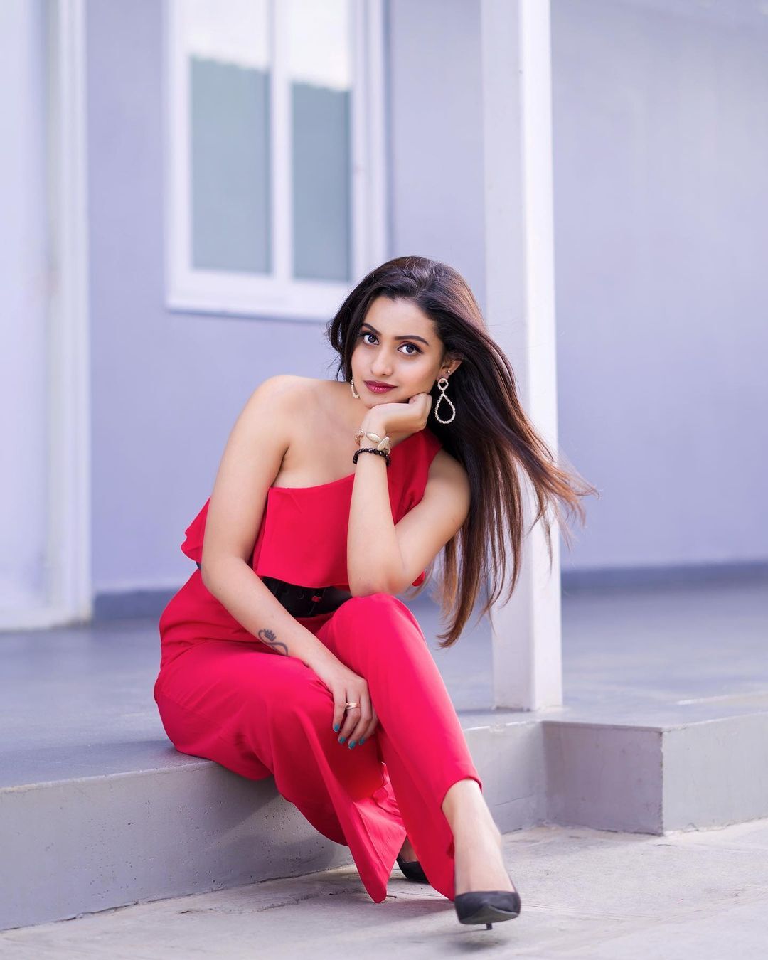 Deepika Pilli: ముద్దులతో రెచ్చగొడుతున్న దీపిక పిల్లి.. క్యూట్ పిక్స్ ...