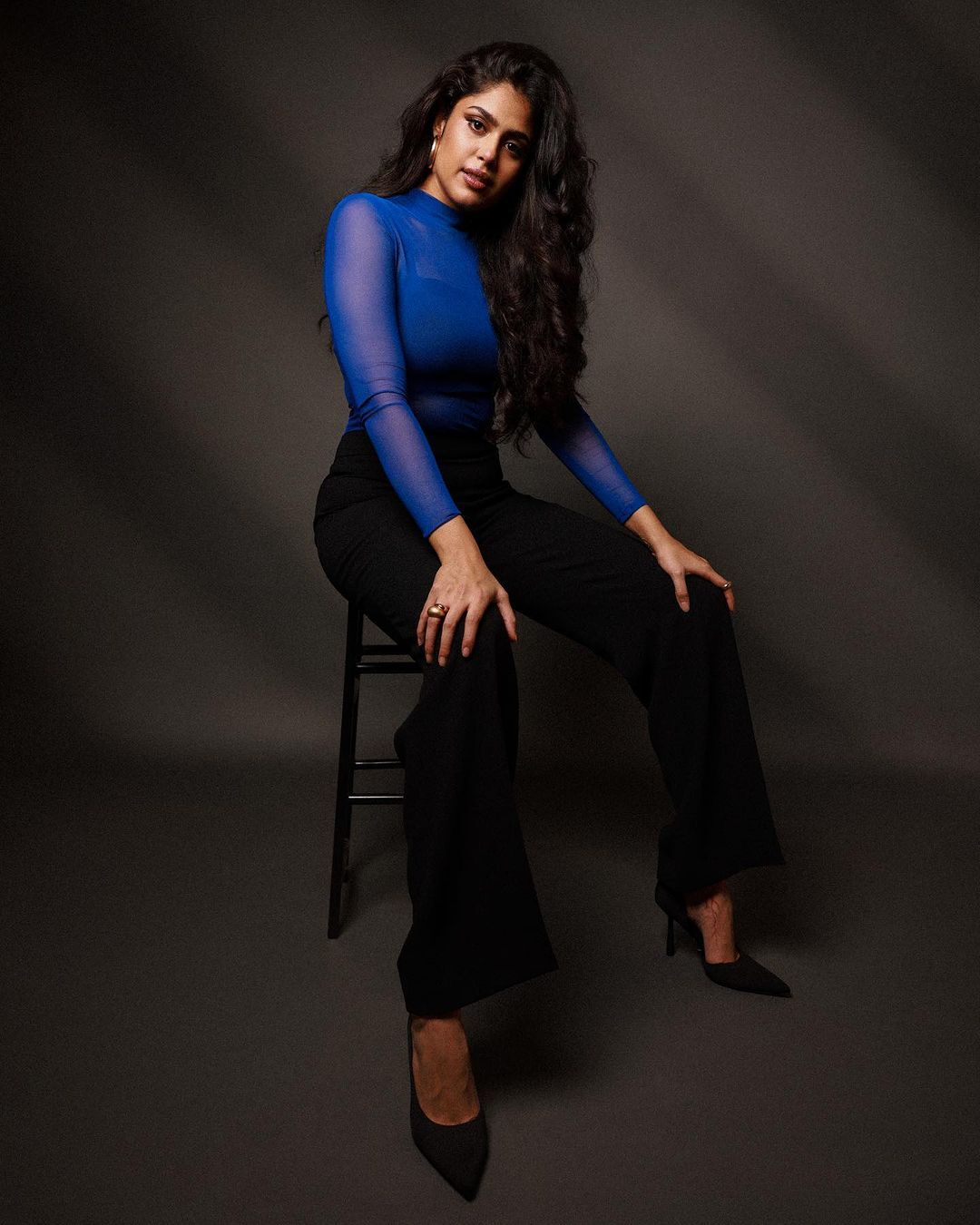 Faria Abdullah: ఉల్లిపొర లాంటి డ్రెస్‌లో చిట్టి గ్లామర్ షో.. అందాలను ...