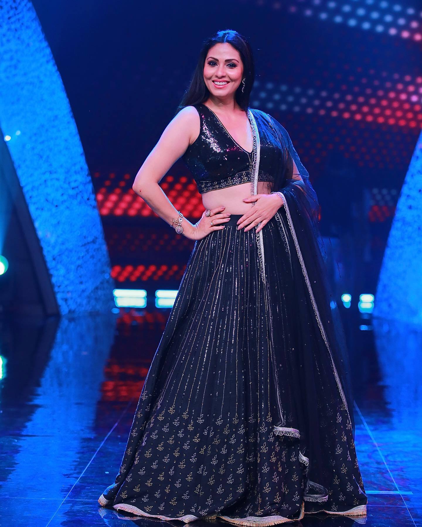 Sadha: ఒక్కసారిగా గేట్లు ఎత్తేసిన సదా.. గ్లామర్ షోతో కుర్రాళ్లను ...