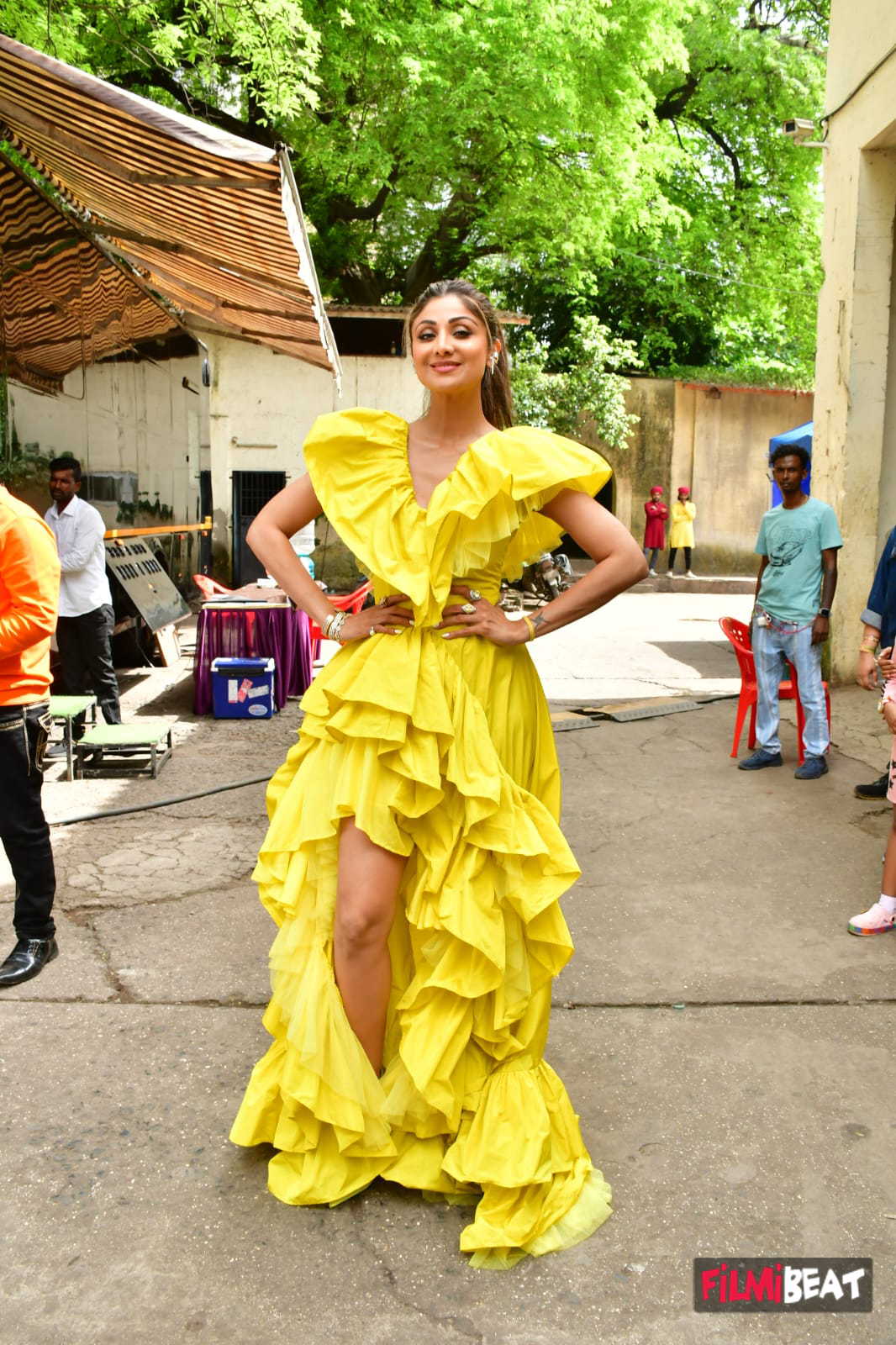 Shilpa Shetty Mesmerizes in Vibrant Yellow Ruffle Dress on India's Got ...