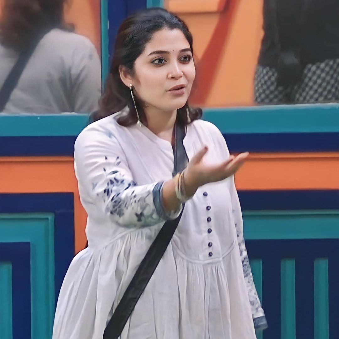 బిగ్ బాస్ హౌస్‌లో సింగర్ దామిని అందాల ఆరబోత... మామూలుగా లేదుగా | Bigg ...