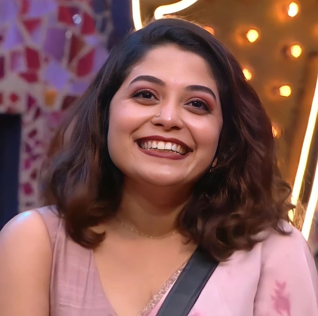 బిగ్ బాస్ హౌస్‌లో సింగర్ దామిని అందాల ఆరబోత... మామూలుగా లేదుగా | Bigg ...