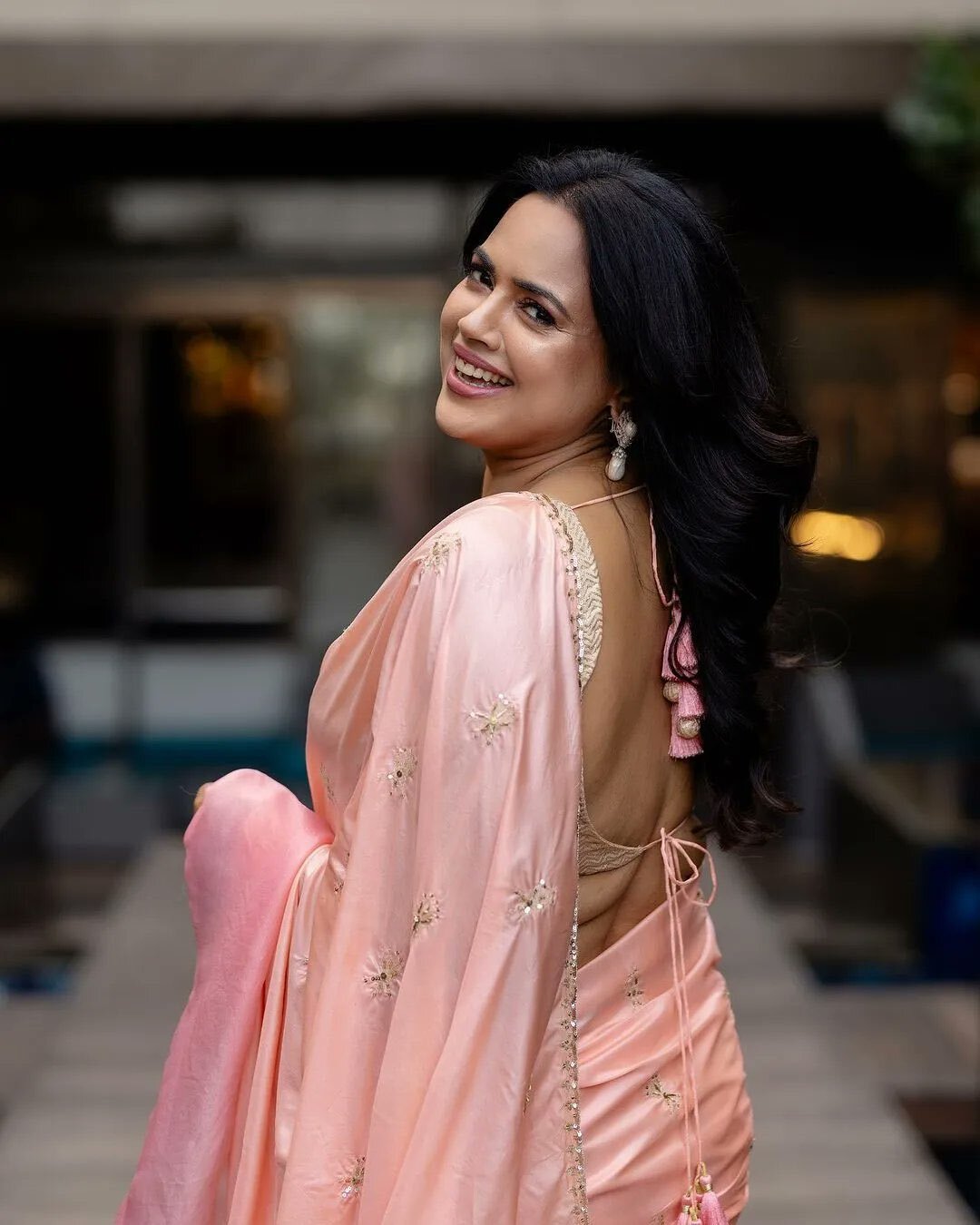 Sameera Reddy: హాట్ షోతో షాకిచ్చిన ఎన్టీఆర్ హీరోయిన్.. అప్పటికీ ...