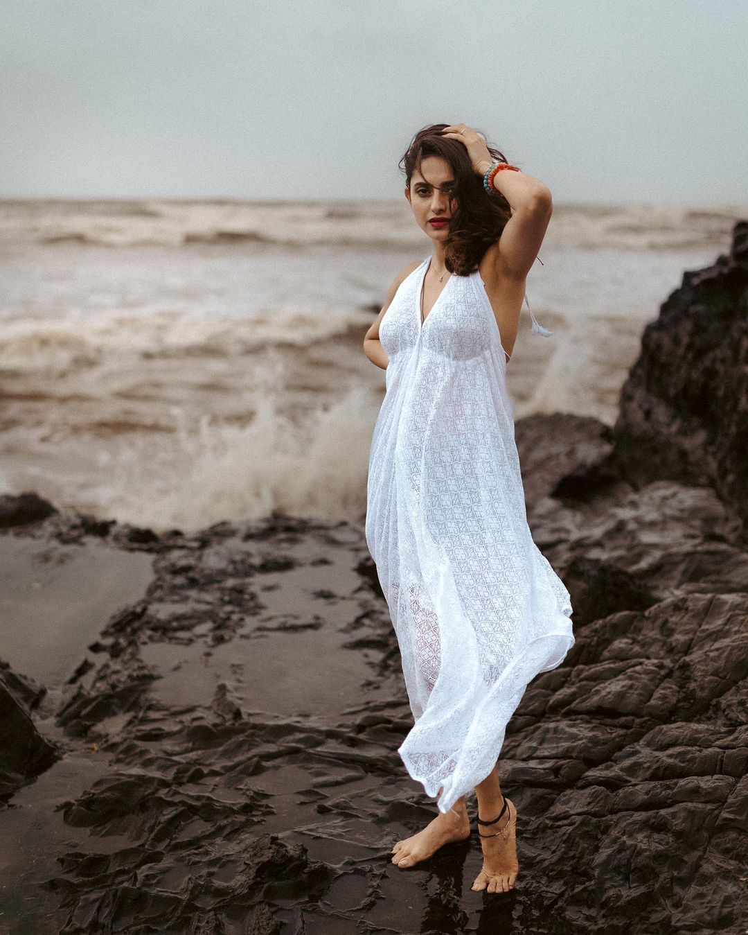 Aysha Photos: Find Latest HD Images, Pictures, Stills & Pics - Filmibeat