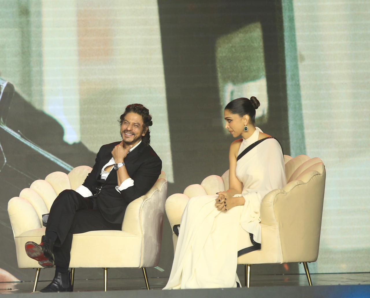 Deepika Padukone And Deepika Padukone At Press Conference of Jawans ...