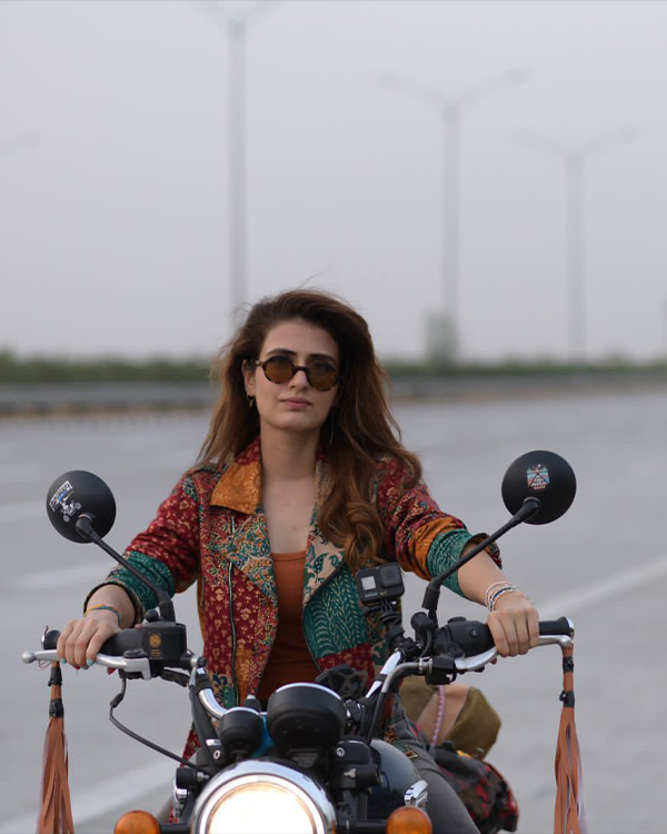 Top 5 Bollywood Actresses | Leading Bollywood Actresses Riding Bikes ...
