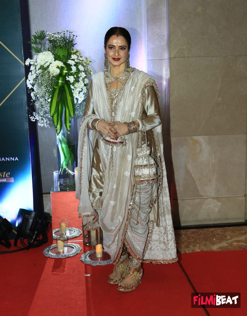 Global Spa Awards 2023: Rekha Radiates Elegance in Gold and Ivory ...