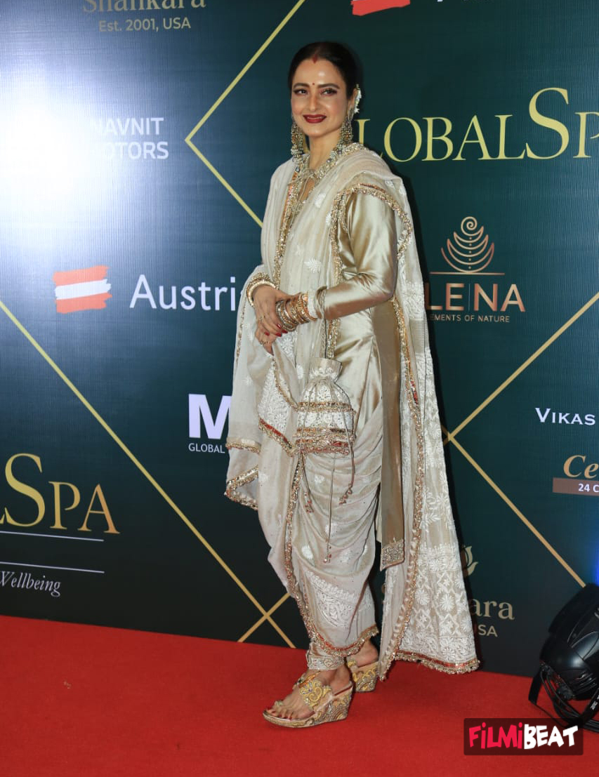 Global Spa Awards 2023: Rekha Radiates Elegance in Gold and Ivory ...
