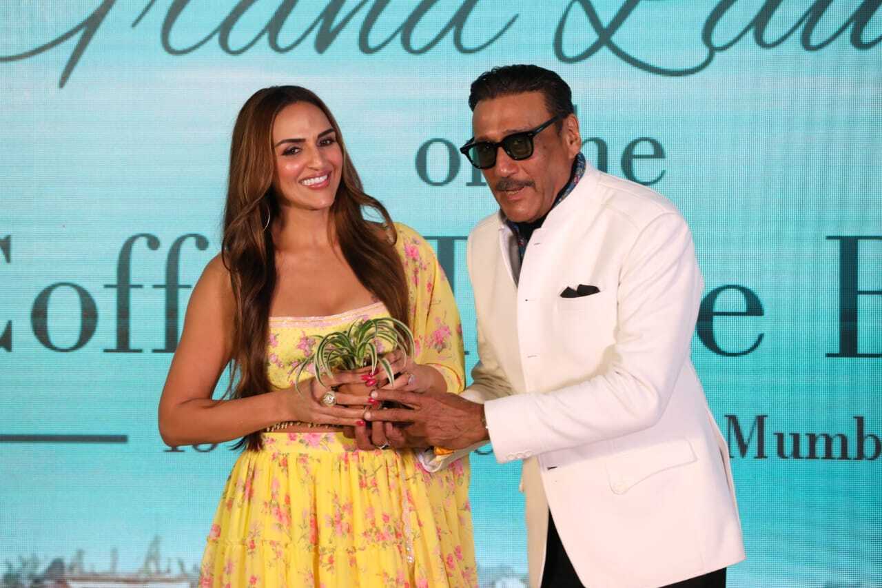 Hema Malini, Esha Deol, Ahana Deol Joined by Veteran Stars at 'Chal ...