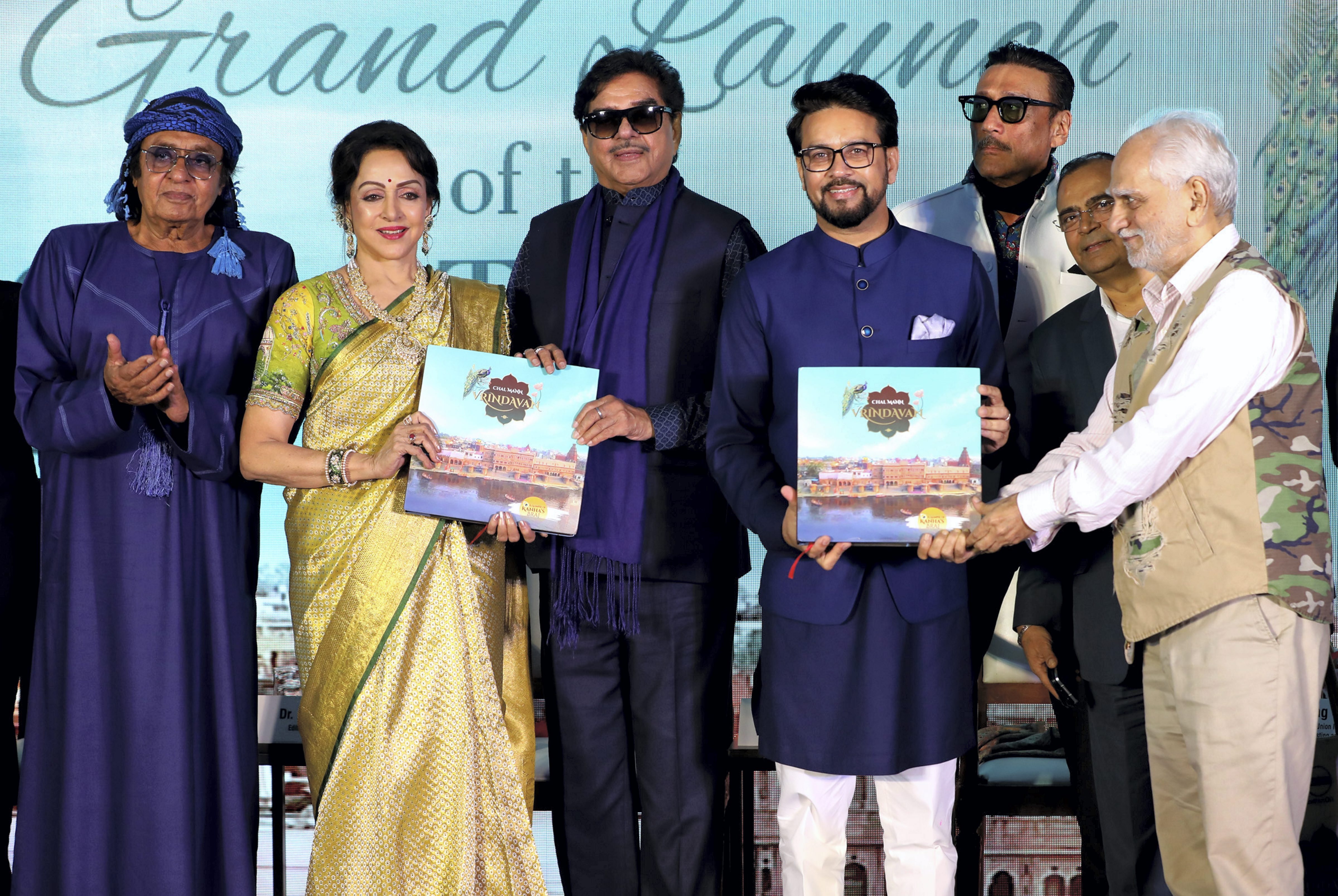 Hema Malini, Esha Deol, Ahana Deol Joined by Veteran Stars at 'Chal ...