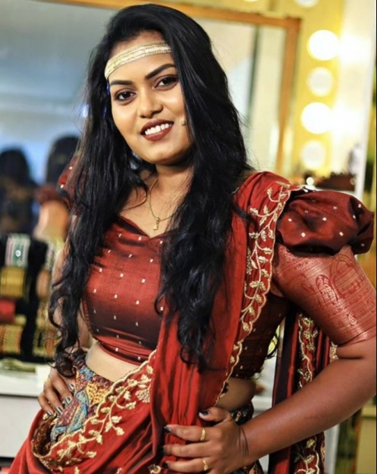 Meet The ‘Modern Silk Smitha’, Check Viral Photos - Filmibeat