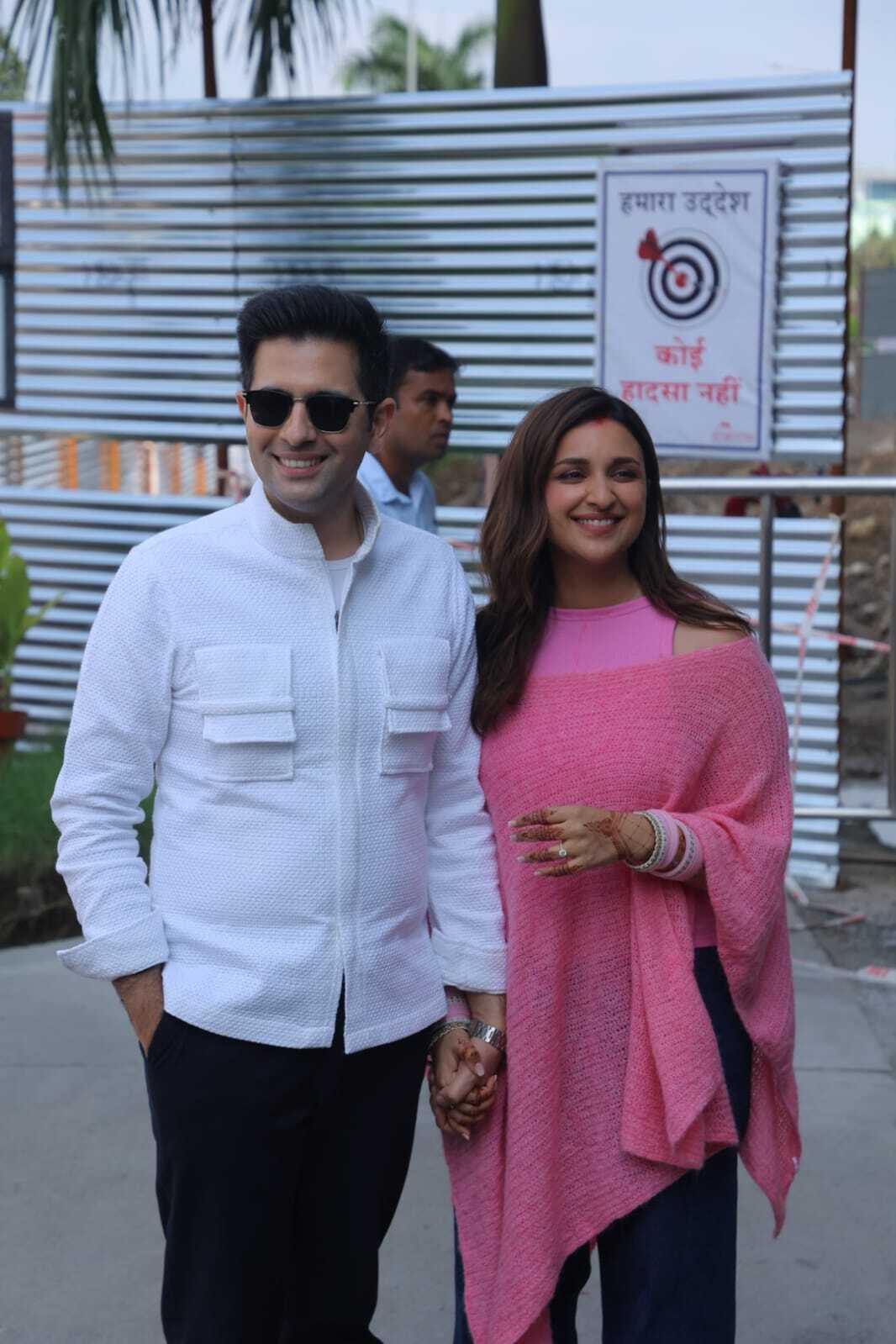 Parineeti Chopra-Raghav Chadha’s Candid Moments Post-Wedding at Udaipur Airport - Filmibeat