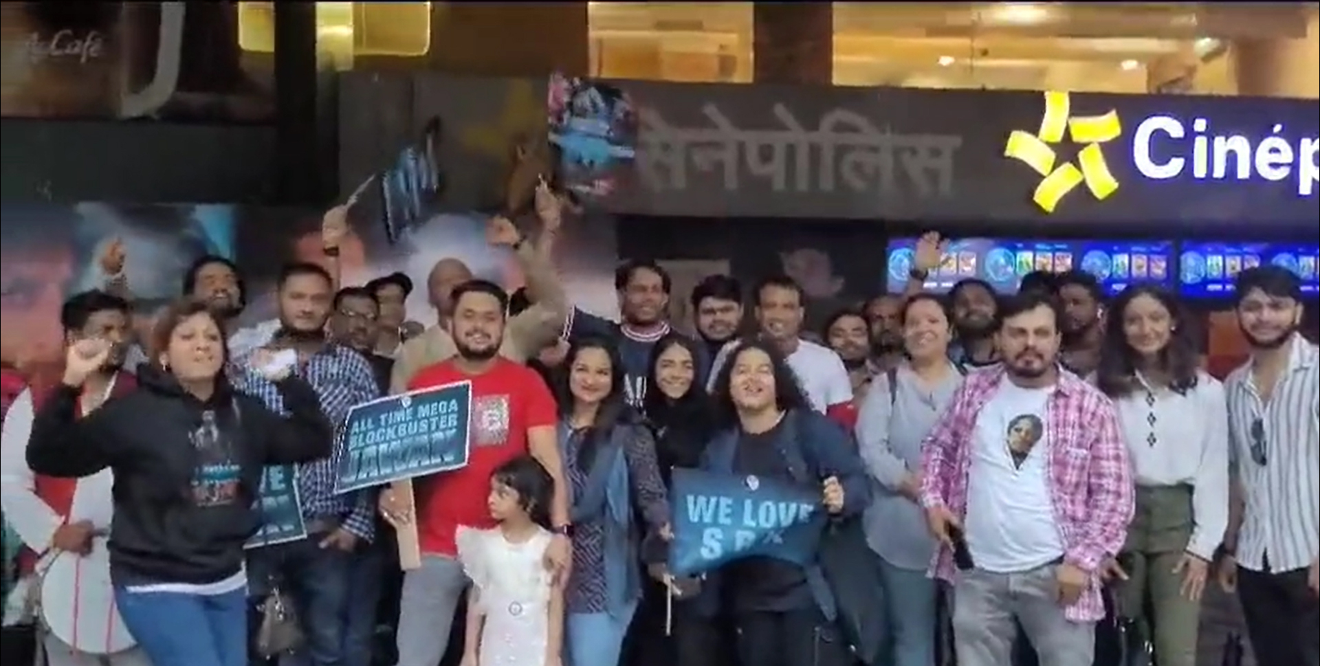 Shah Rukh Khan's 'Jawan' Creates Fan Frenzy as Theaters Go Houseful on ...