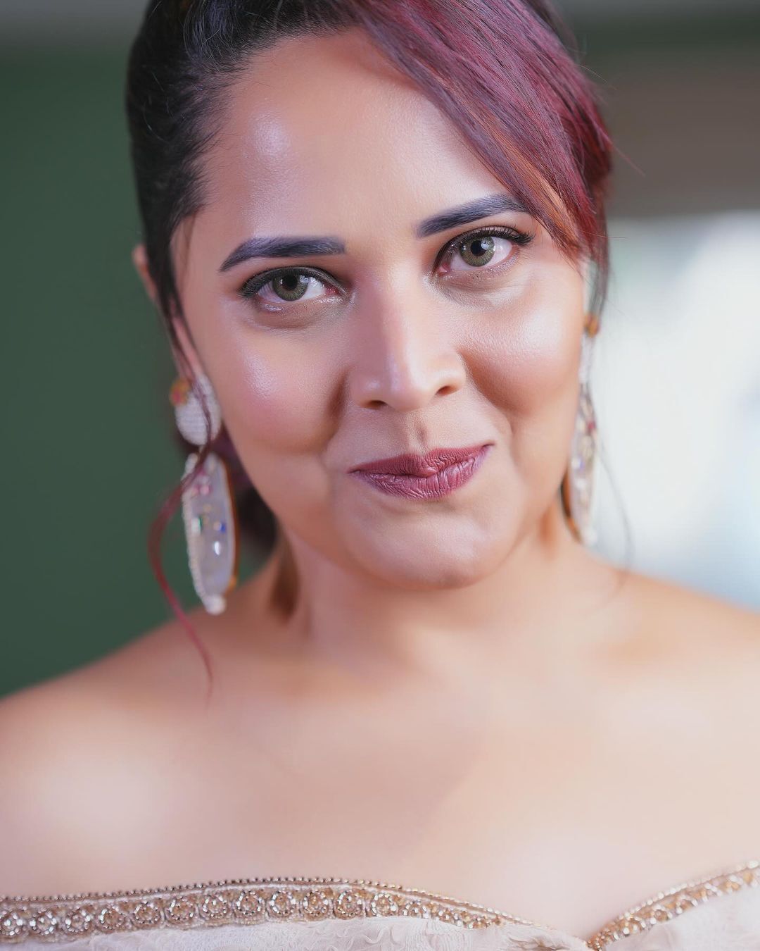 Anasuya Bharadwaj: అందాల గాజుబొమ్మలా అనసూయ.. ఎంత ముద్దుగా ఉందో కదా ...