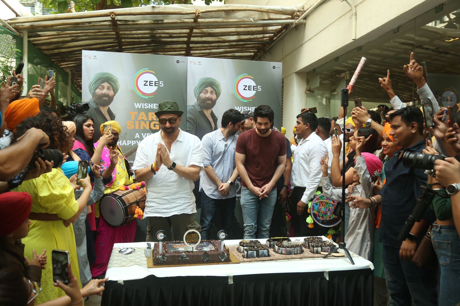 Bollywood Star Sunny Deol’s Grand Birthday Celebration Photos - Filmibeat