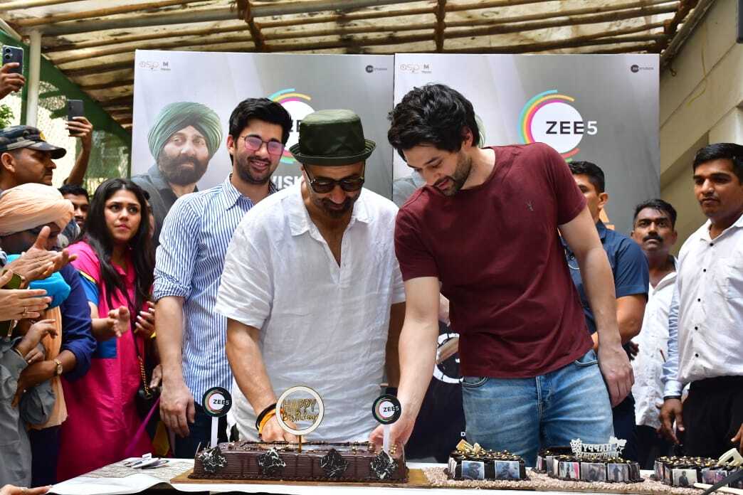 Bollywood Star Sunny Deol’s Grand Birthday Celebration Photos - Filmibeat