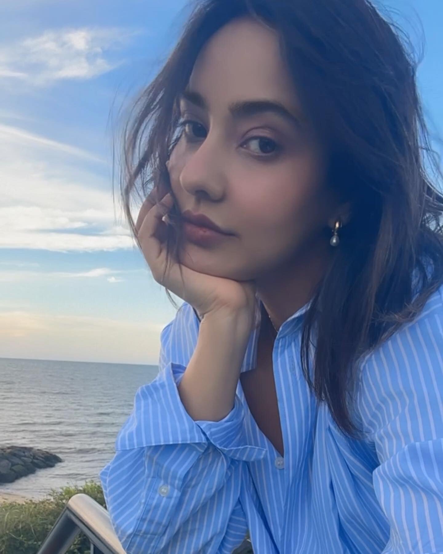 Neha Sharma: చిరుత హీరోయిన్ ఓవర్ డోస్ ఎక్స్‌పోజింగ్.. ఎక్కువగా అవే ...