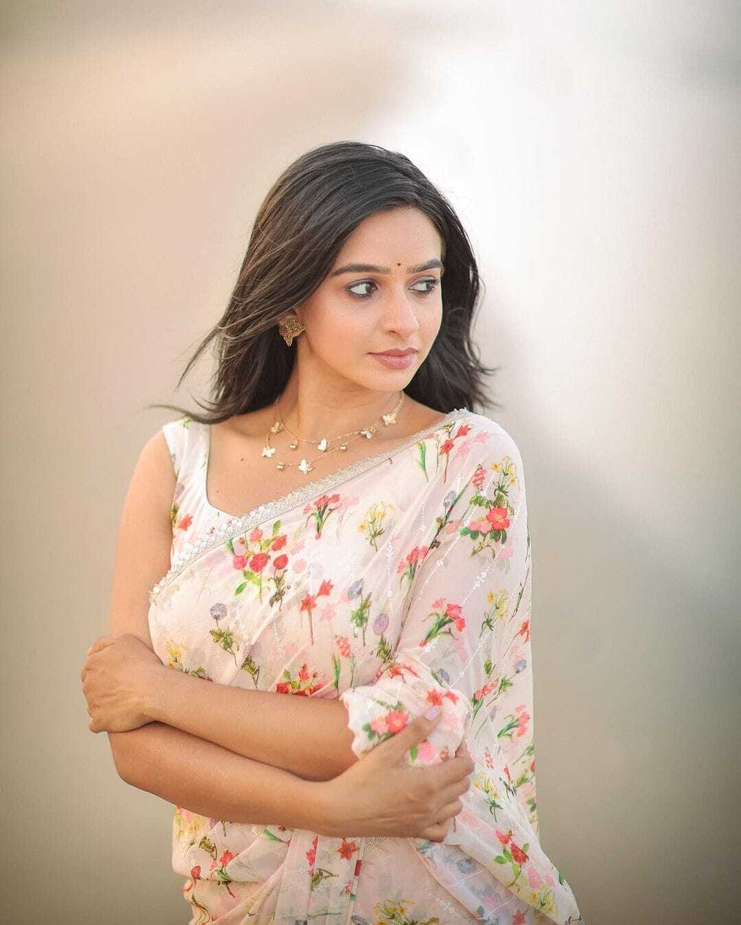 30+ Divya Ganesh Photos: Find Latest HD Images, Pictures, Stills & Pics ...