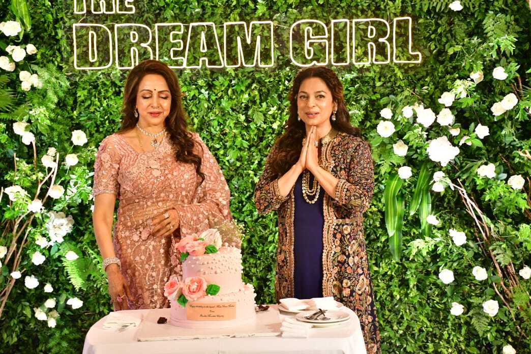 Hema Malini 75th Birthday Cake Cutting Photos, Hema Malini 2023 Birthday Pictures - Filmibeat