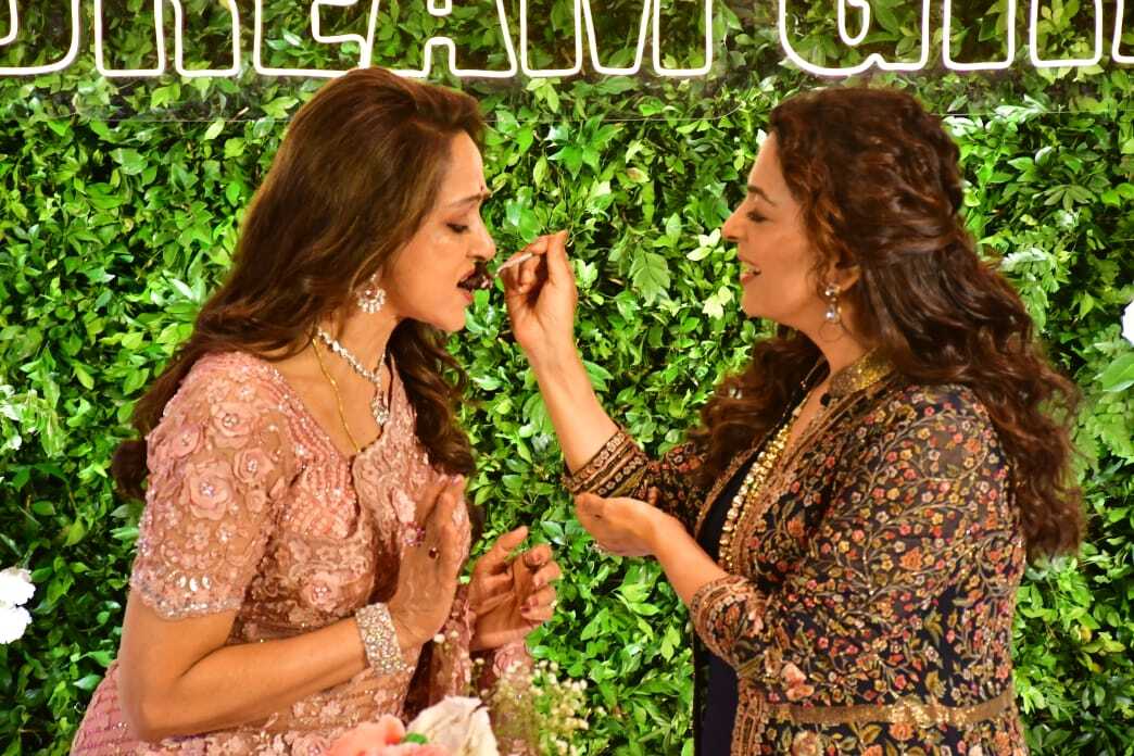 Hema Malini 75th Birthday Cake Cutting Photos, Hema Malini 2023 Birthday Pictures - Filmibeat
