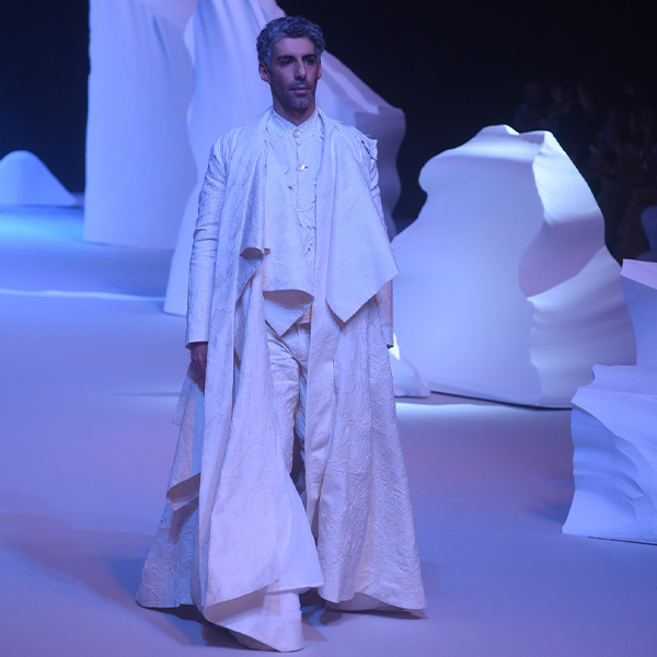 Hina Khan and Jim Sarbh's Stunning Ramp Walk at Lakme Fashion Week 2023 ...