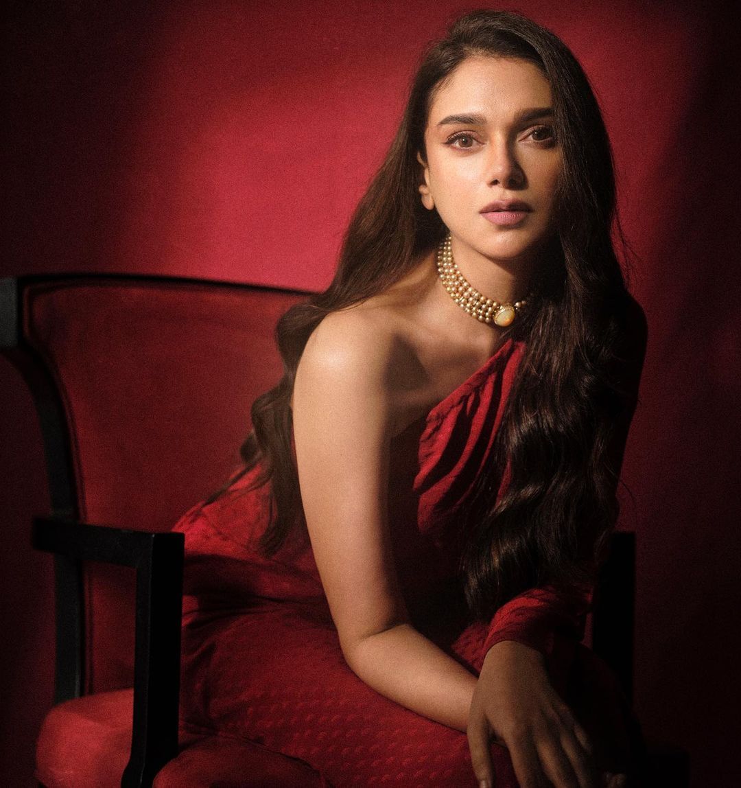 Aditi Rao Hydari: హైదరాబాద్ పిల్ల ఓవర్ డోస్ షో.. సిద్దార్థ్ లవర్ ...