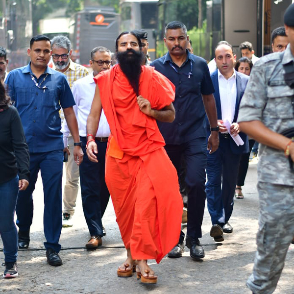 Shilpa Shetty, Baba Ramdev, and Arjun Bijlani Shine in Style on India's ...