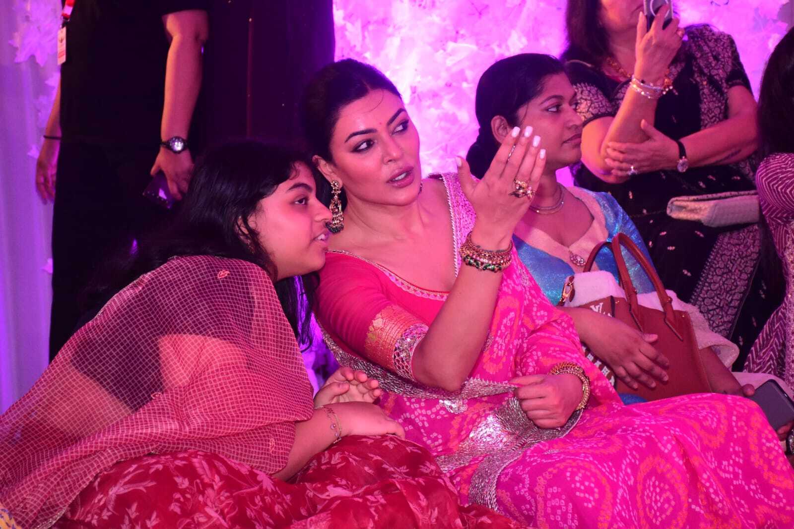 Sushmita Sen and Daughters Embrace Tradition in Graceful Sarees at ...