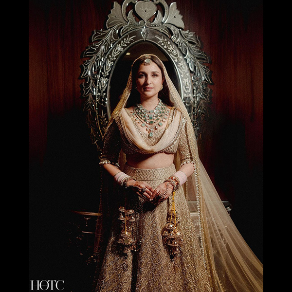 UNSEEN Photos of Parineeti Chopra and Raghav Chadha's Lavish Udaipur Wedding - Filmibeat