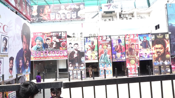 Vijay Leo Movie Fans Craze | Leo Movie FDFS Show Craze In Chennai ...