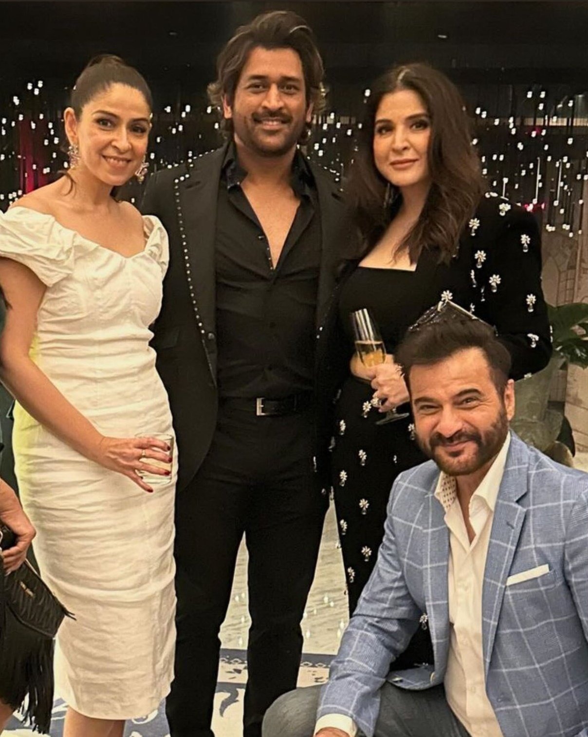 A Sneak Peek Inside Shah Rukh Khan's Birthday Bash with Alia Bhatt, Deepika Padukone, and More ...