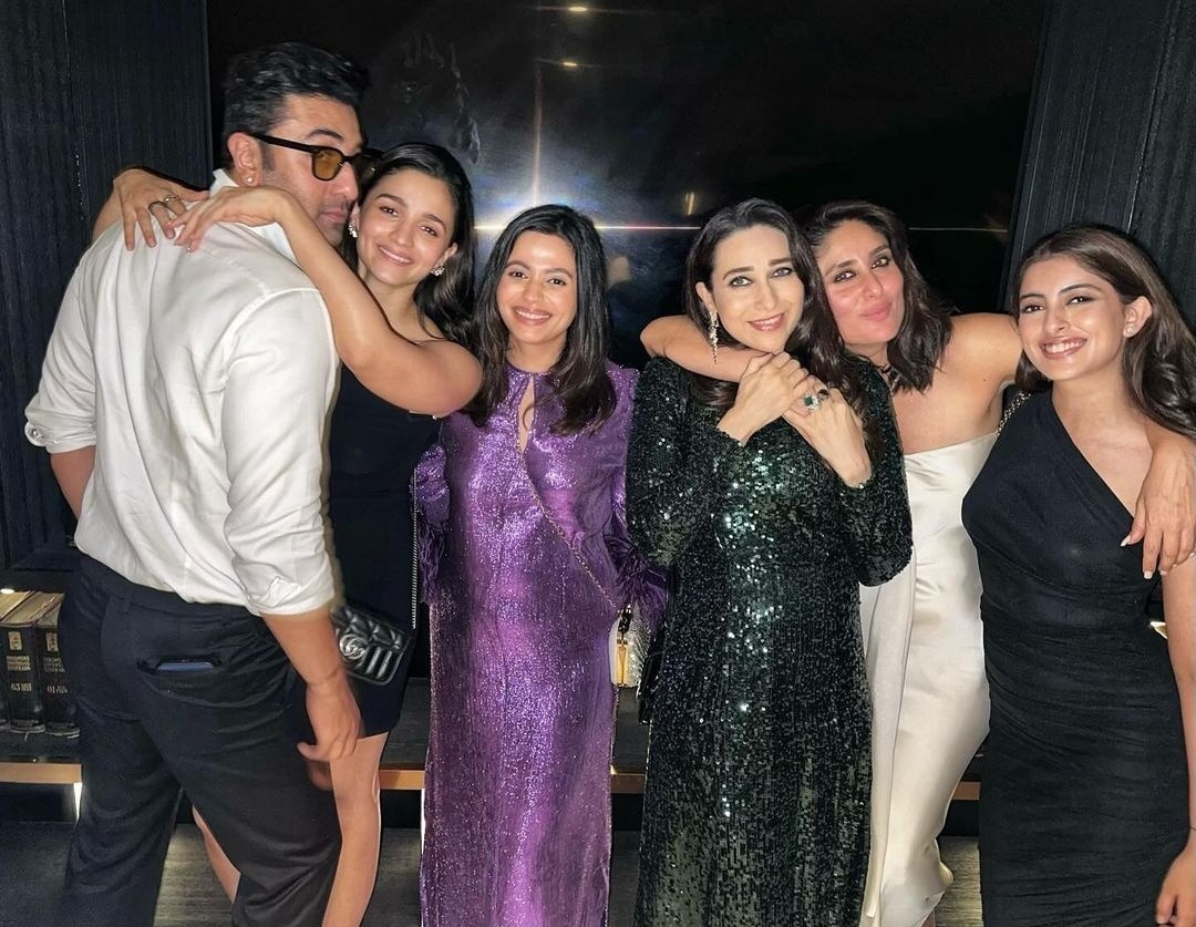 A Sneak Peek Inside Shah Rukh Khan's Birthday Bash with Alia Bhatt, Deepika Padukone, and More ...