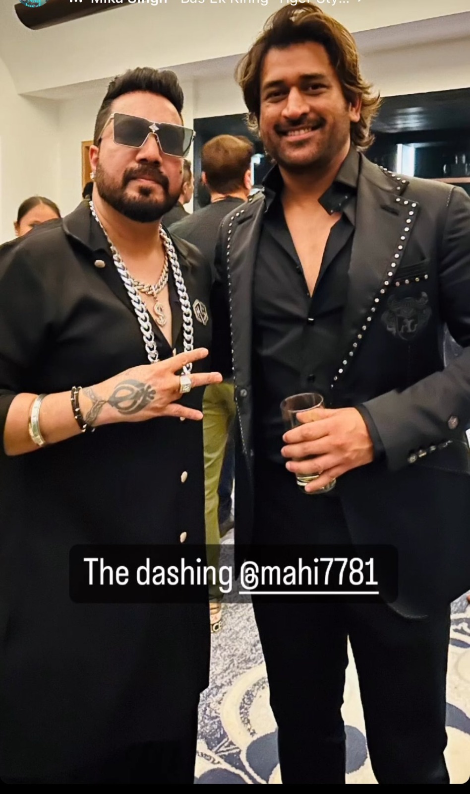 A Sneak Peek Inside Shah Rukh Khan's Birthday Bash with Alia Bhatt, Deepika Padukone, and More ...