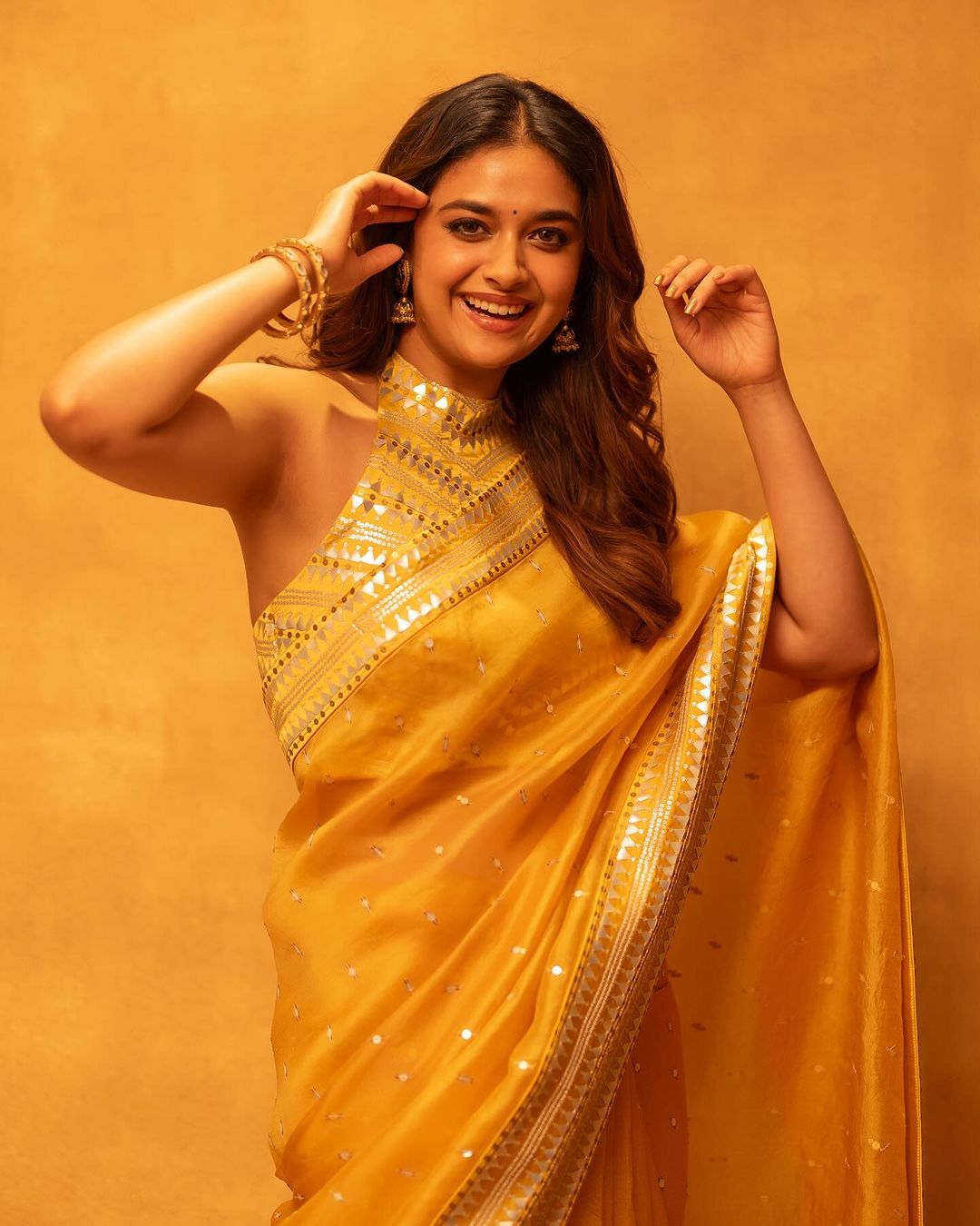 Keerthy Suresh Dazzles in a Golden Saree for Diwali Celebration, Woos ...