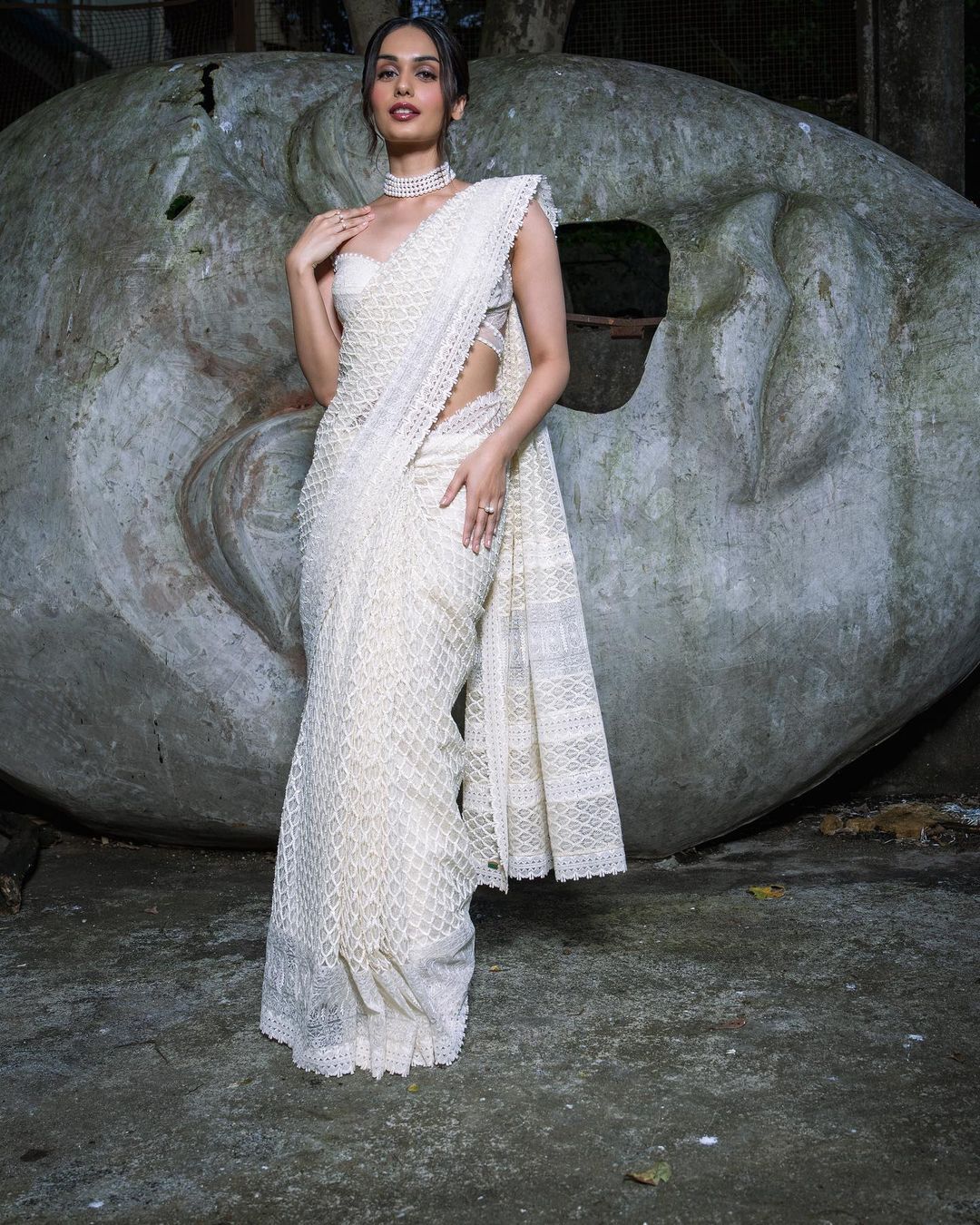 Manushi Chillar: మోడ్రన్ లుక్‌లో మెస్మరైజ్ చేస్తున్న మానుషి చిల్లర్ ...