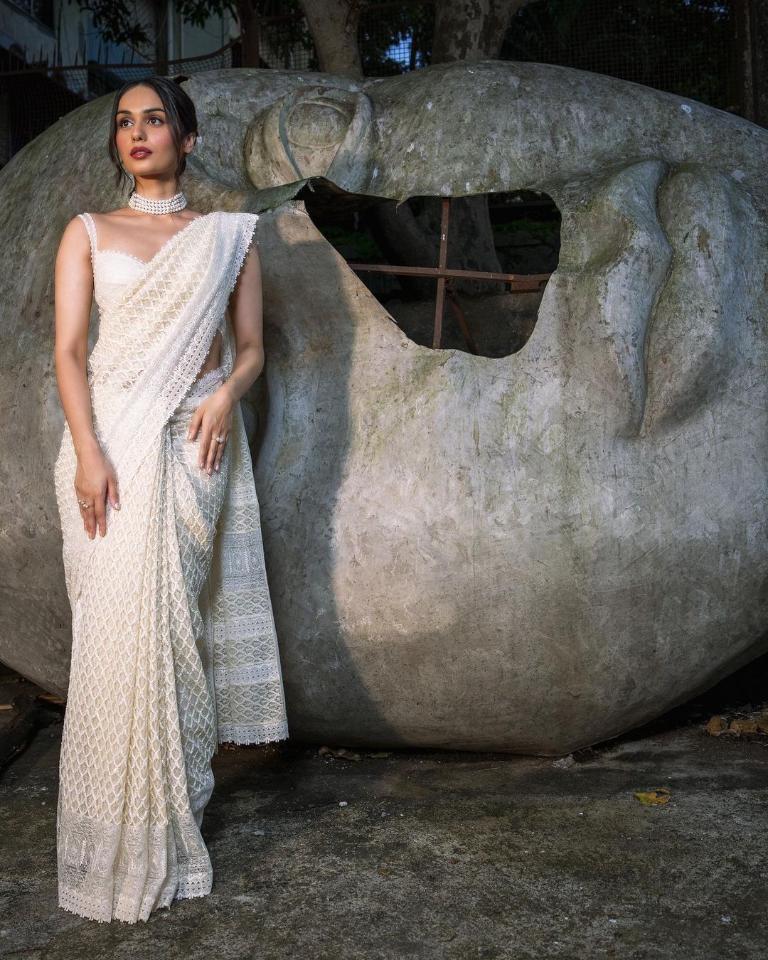 Manushi Chillar: మోడ్రన్ లుక్‌లో మెస్మరైజ్ చేస్తున్న మానుషి చిల్లర్ ...