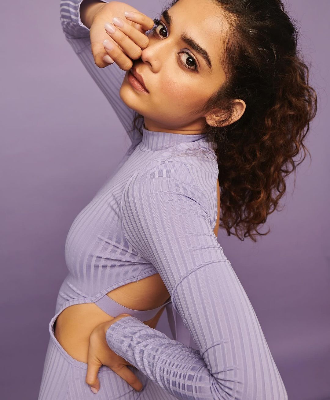 Mithila Palkar: మరోసారి రెచ్చిపోయిన మిథిలా పాల్కర్.. బ్యాక్‌లెస్ ...