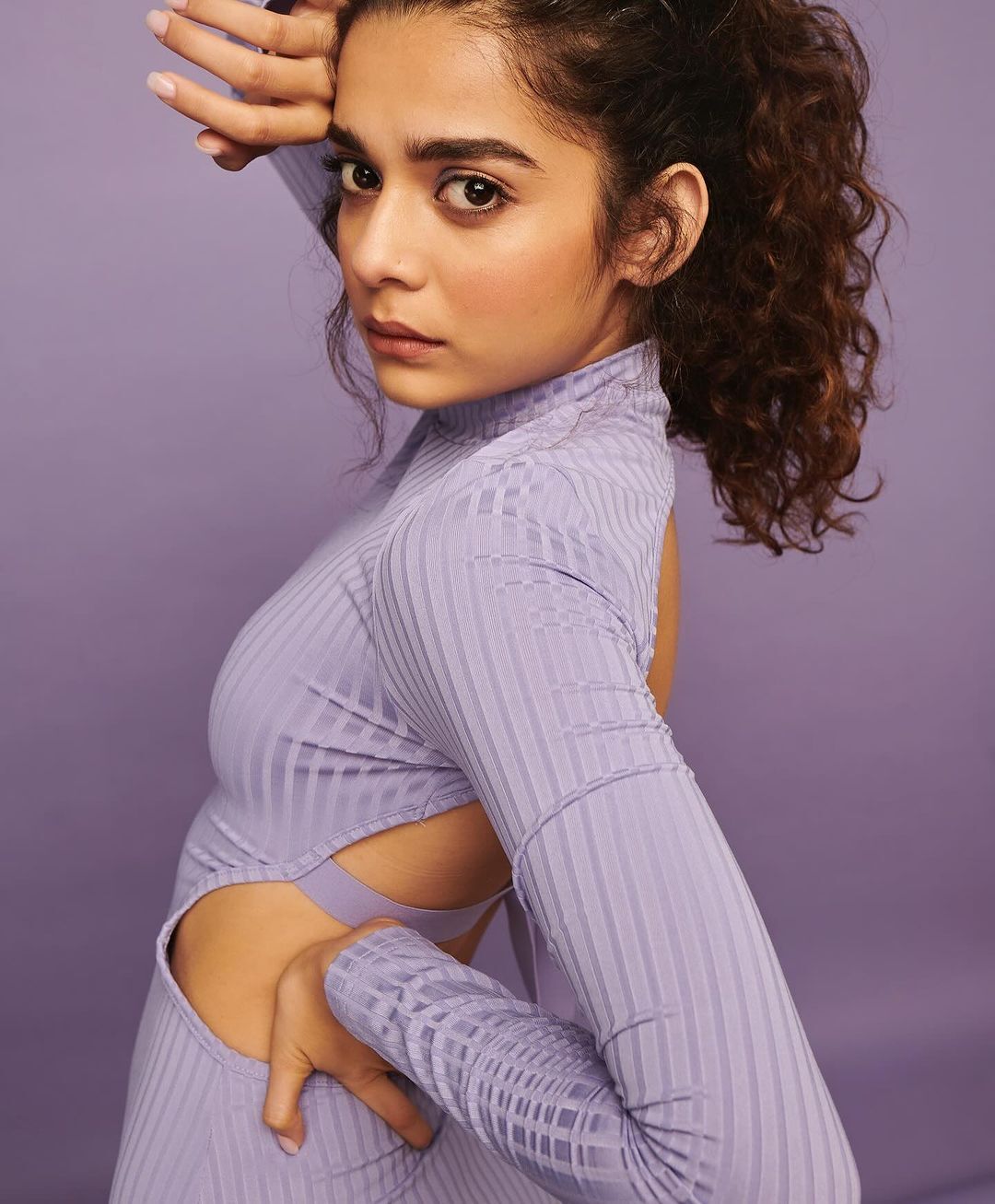 Mithila Palkar: మరోసారి రెచ్చిపోయిన మిథిలా పాల్కర్.. బ్యాక్‌లెస్ ...