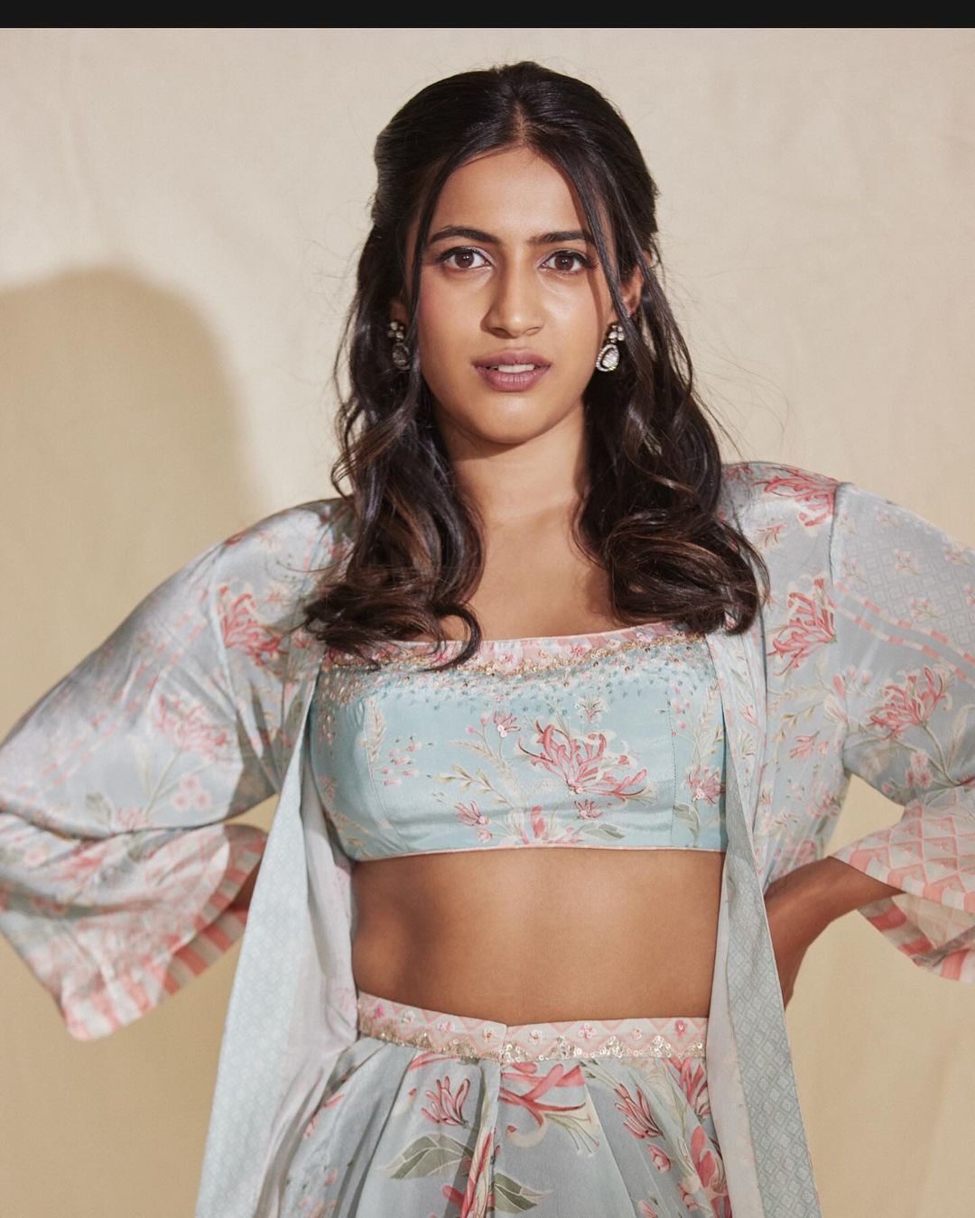 Niharika Konidela: మెగా డాటర్ గ్లామర్ షో... నెటిజన్స్ షాకింగ్ కామెంట్స్! | Mega Daughter ...