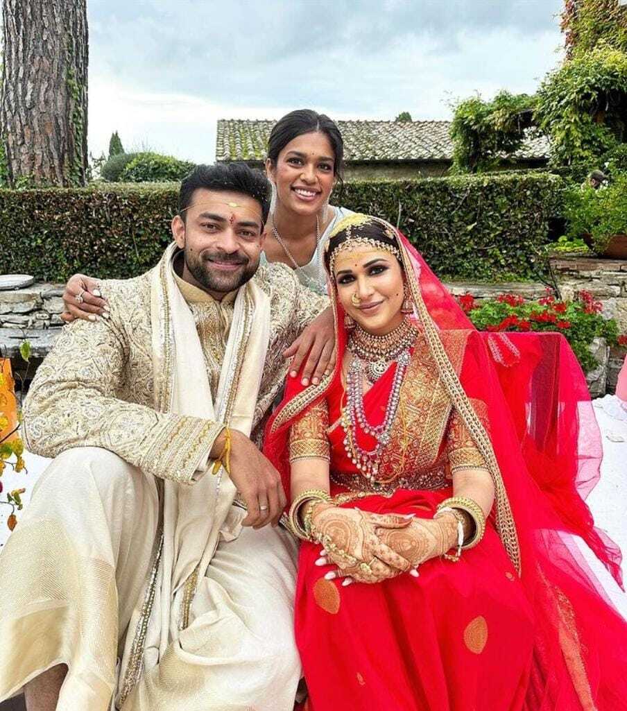 VarunLav: తాళి కట్టే వేళలో వరుణ్ చిలిపి పని.. సిగ్గు పడిపోయిన లావణ్య... ఈ ఫొటోస్ చూశారా? | Varun ...