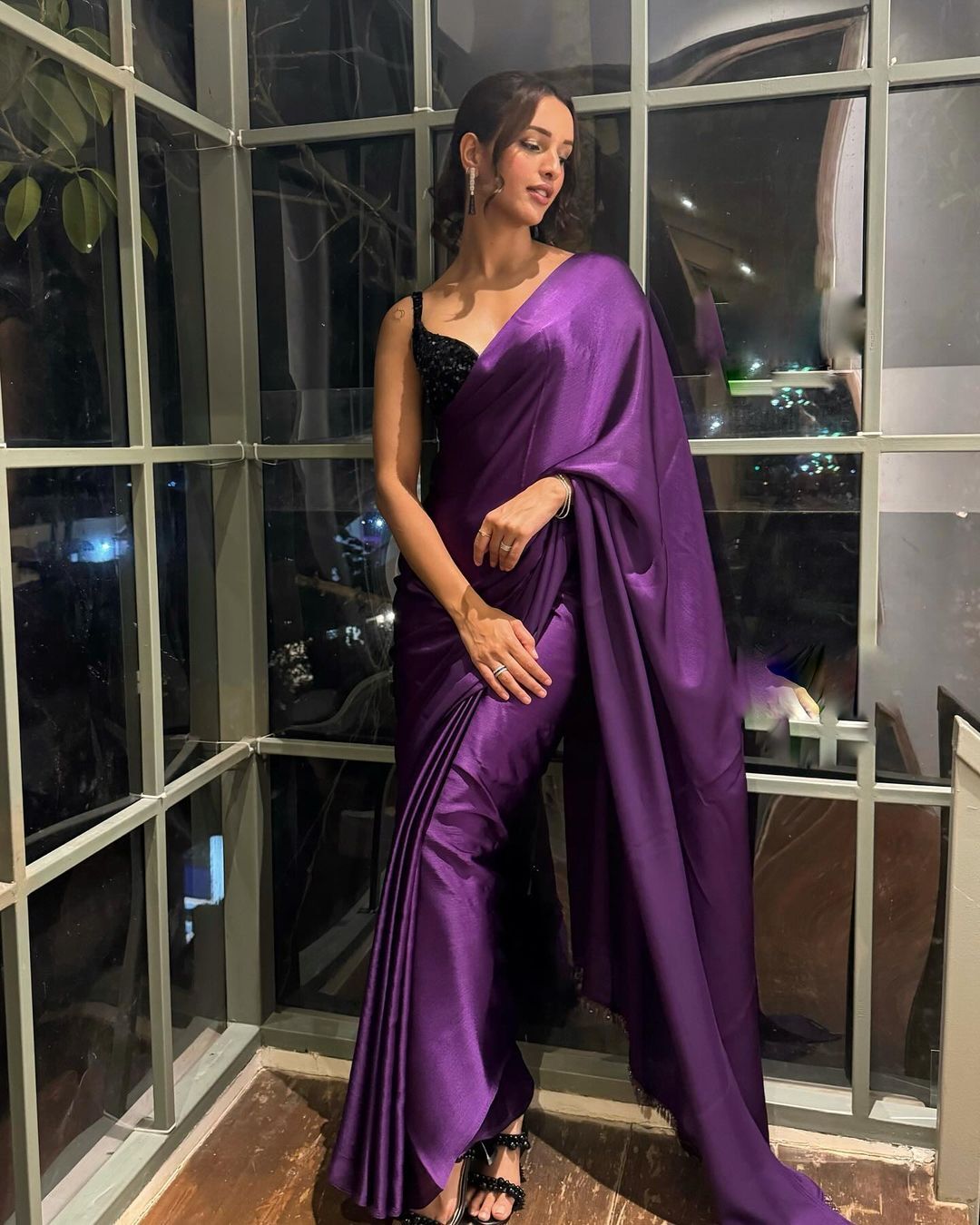 Animal Sensation Tripti Dimri Sizzles in Purple Saree, Fans Declare Her ...