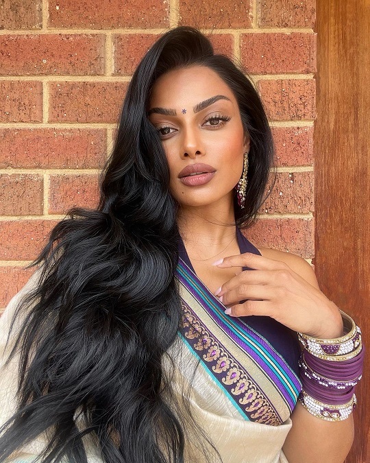 Chandrika Ravi: సిల్క్ స్మిత బయోపిక్ హీరోయిన్ అందాలు చూశారా... సిల్క్ ...