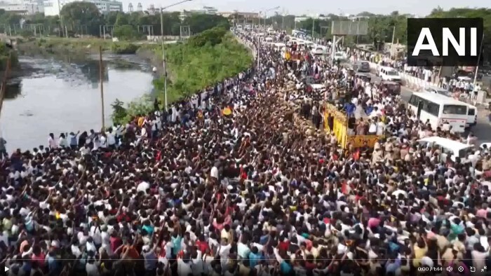 DMDK President Vijayakanth's Final Journey Draws Massive Crowds - Filmibeat