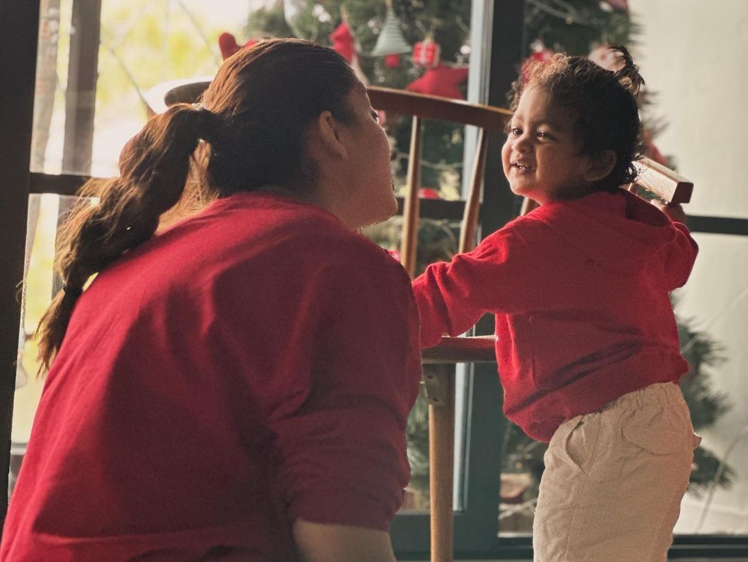 Nayanthara & Vignesh Shivan's Red-Themed Christmas Celebration with Twins Uyir and Ulag - Filmibeat