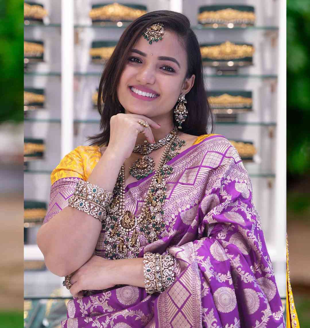 Siri Hanumanthu: పెళ్లి కూతురైన బిగ్ బాస్ బ్యూటీ.. ఈ ఫొటోల్లో ఎంత ...