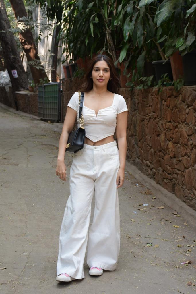 Celebrity Spotting: Bhumi Pednekar to Khushi Kapoor, Stars Spotted ...