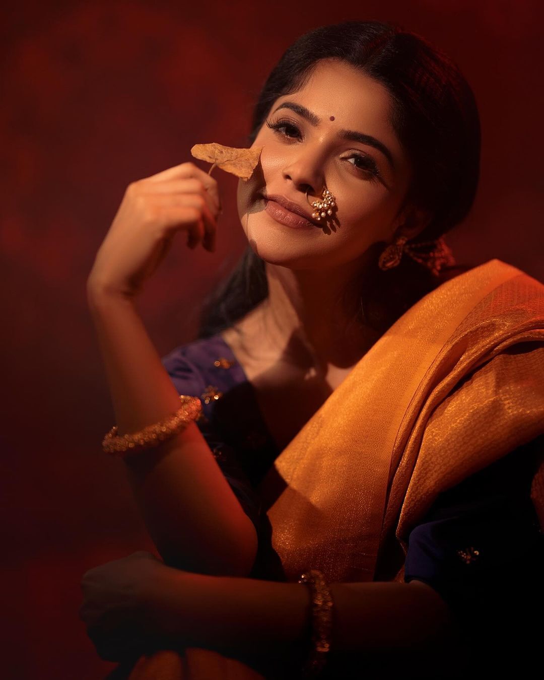 Divya Bharathi: పుత్తడి బొమ్మలా సుడిగాలి సుధీర్ బ్యూటీ... గోట్ భామ భలే ...