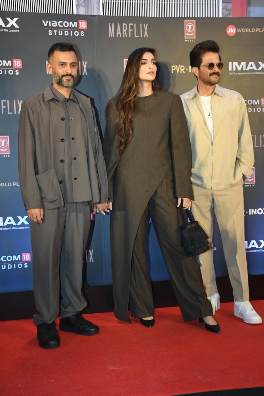 Fighter Screening: Deepika Padukone, Hrithik Roshan & Other B-Town A ...