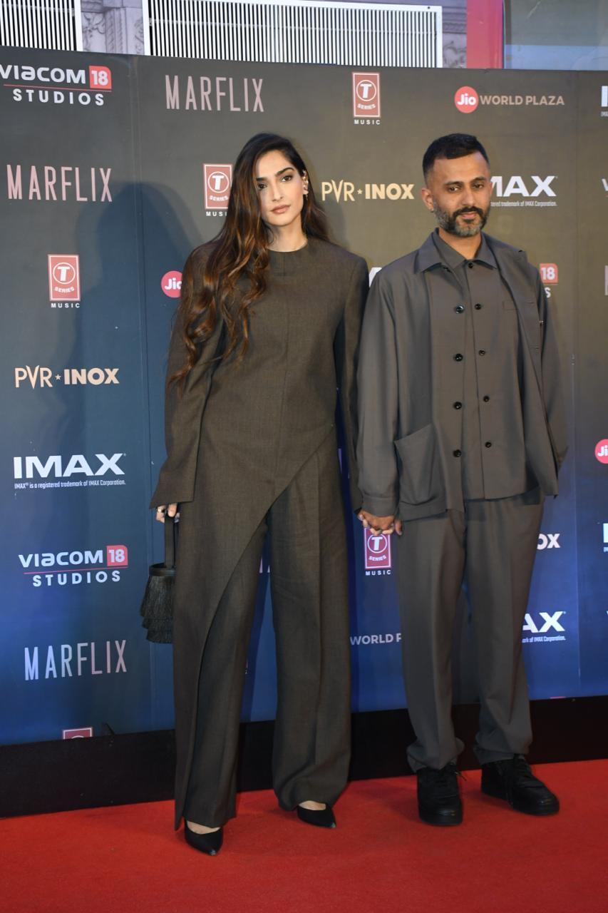 Fighter Screening: Deepika Padukone, Hrithik Roshan & Other B-Town A ...