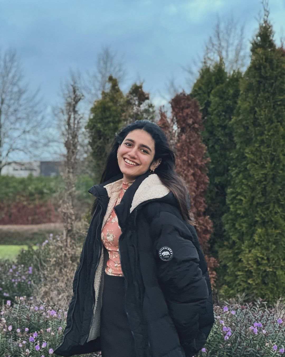 Priya Varrier: క్యూట్ స్మైల్‌తో హీటెక్కిస్తున్న ప్రియా వారియర్.. నవ్వు ...